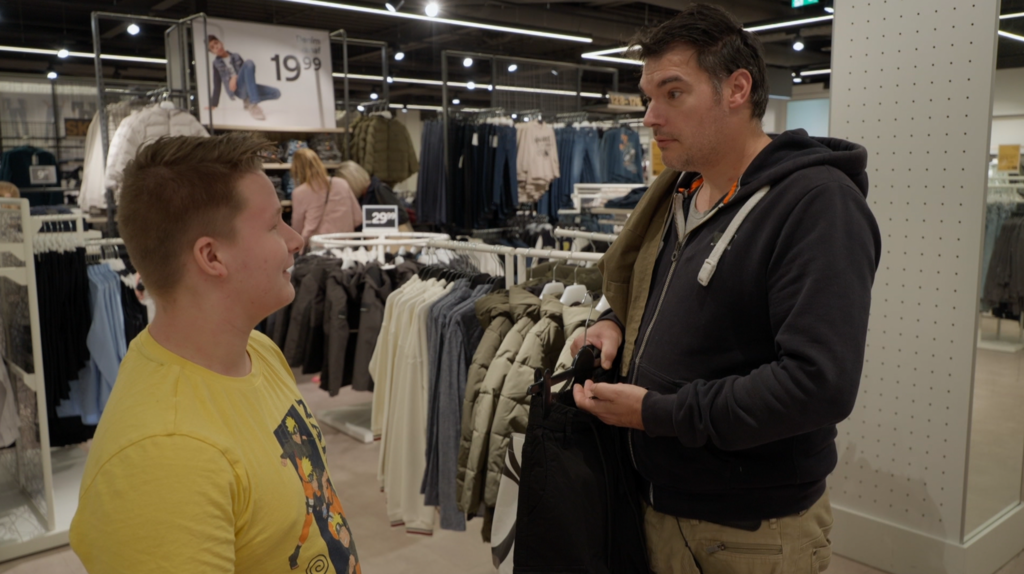 De familie Wildeman shopt hun wintergarderobe gemist? Kijk het hier.