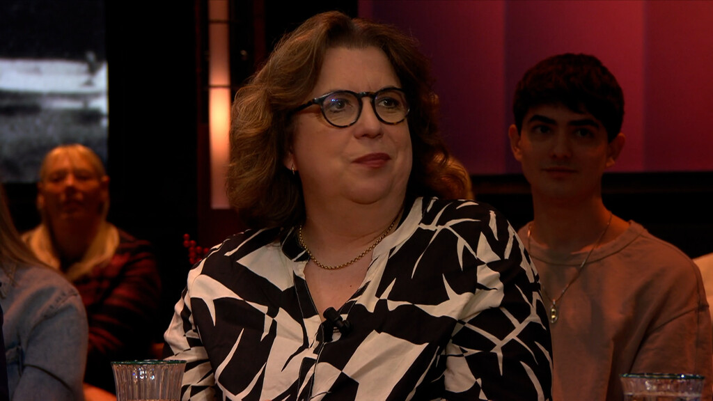 Bar Laat gemist? Kijk het hier.