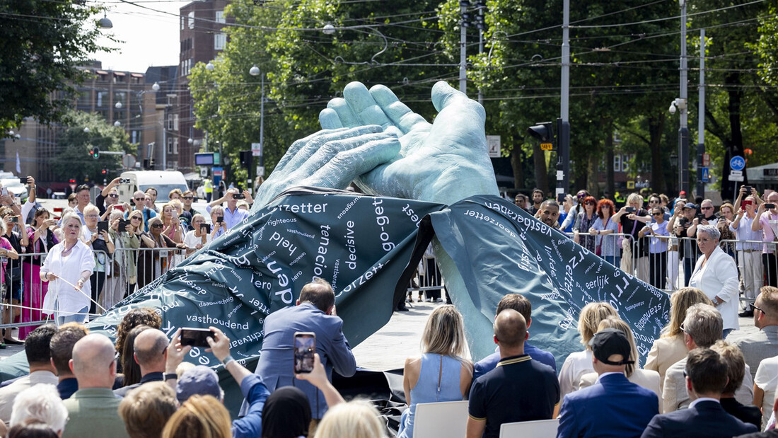 Monument voor Peter R. de Vries - Onthulling monument peter r de vries ...