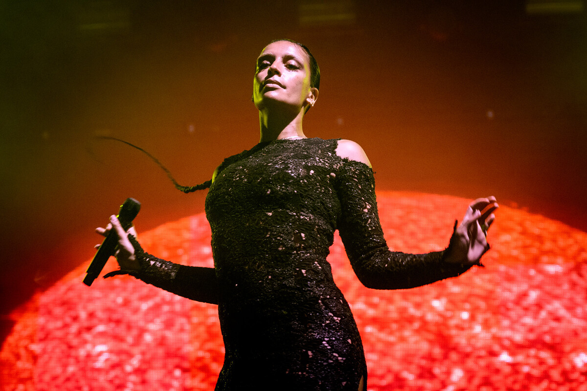 Sevdaliza - Live at Lowlands 2018 - 3voor12