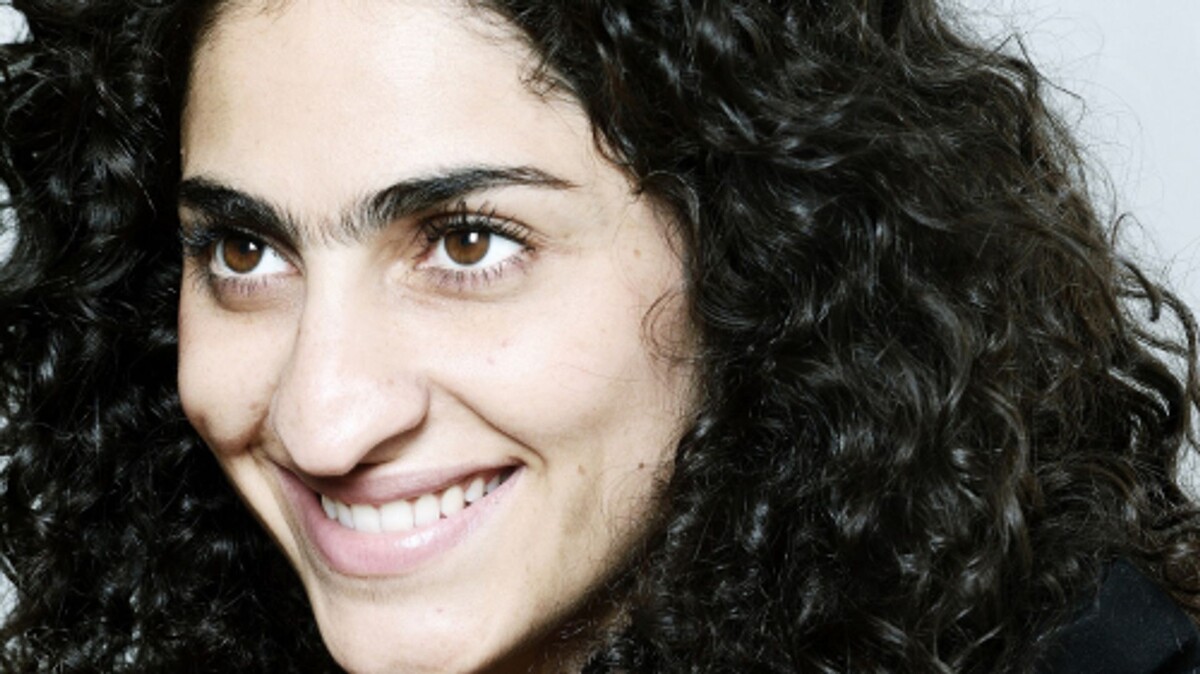 Open Kaart: acteur Nastaran Razawi Khorasan - Nooit Meer Slapen - VPRO