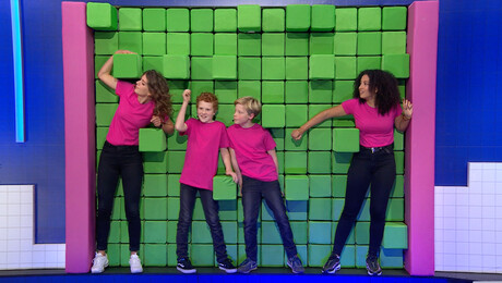 Voor Het Blok - Steven & Jamie vs Annabelle & Evita - Zapp