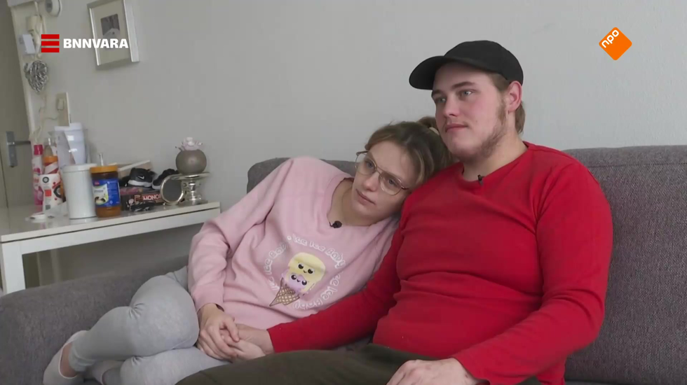 Vier Handen Op Eén Buik fragment: Mandy en Donny gemist? Terugkijk doe je op NPO3.nl