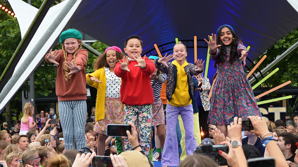 Zapp Muziekfeest op het Plein: Kinderen voor Kinderen - Hupsakee | Zapp Muziekfeest op het plein ...