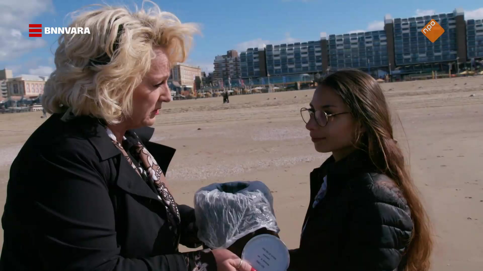 Vier Handen Op Eén Buik fragment: Karin Bloemen en Nikita gemist? Terugkijk doe je op NPO3.nl